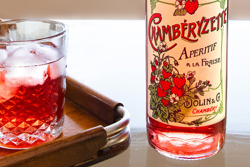 Chamberyzette : aperitif drink, sweet and light alcohol - Dolin