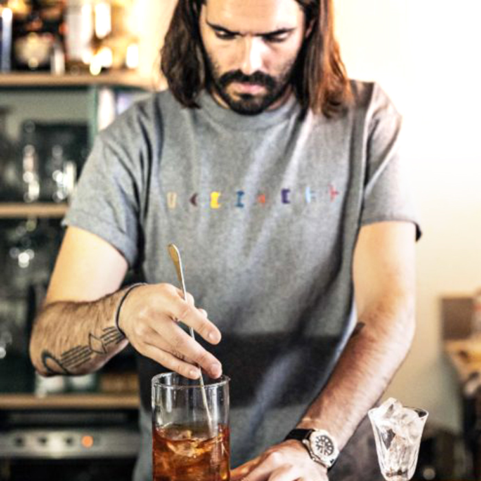 Découvrez l'interview d'Arthur Combe, barman et mixologue Dolin